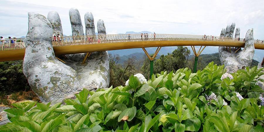 The great bridge known as the hands of God in Vietnam – World Tourism ...